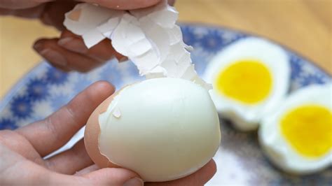 Genius Egg Peeling Hacks Youll Wish You Knew Sooner Flipboard