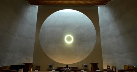 네 법당이 곧 방음벽…원만한 빛 원활한 길[마음의 쉼자리 종교와 공간]