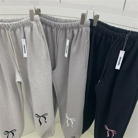 Withu위드유 실시간 인기 스타일 Seolo 서로 양기모 발레리나 리본 조거 팬츠 온더룩