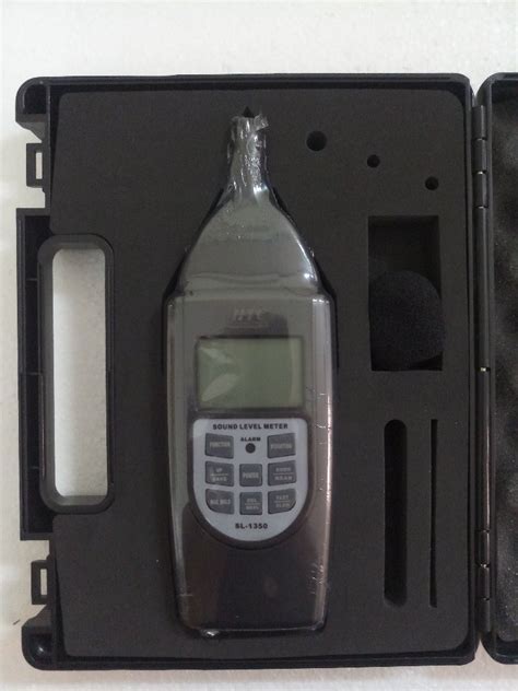 LCD HTC Digital Sound Level Meter SL Accuracy DB Aaa V