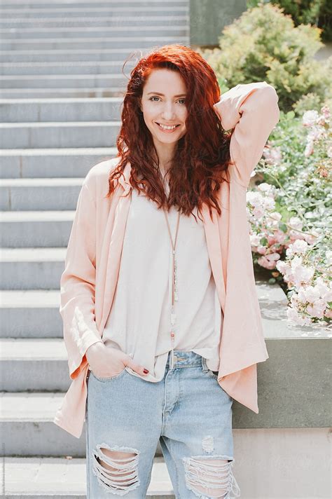 Portrait Of Redhead Smiling Woman Del Colaborador De Stocksy Amor