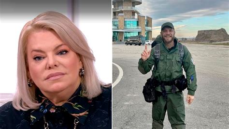 Красная Шапочка Поплавская в слезах сообщила что сын едет добровольцем в Донбасс