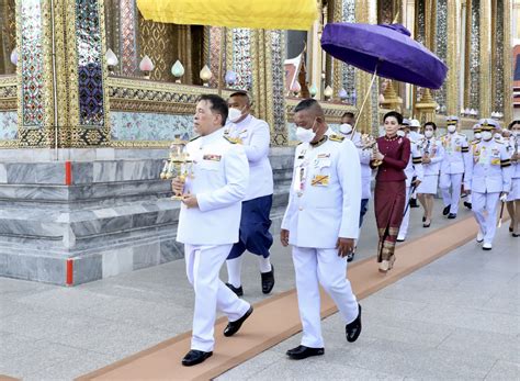 ในหลวง พระราชินีเสด็จฯทรงเวียนเทียน เนื่องในการพระราชพิธี ทรงบำเพ็ญพระราชกุศลวิสาขบูชา สยามรัฐ