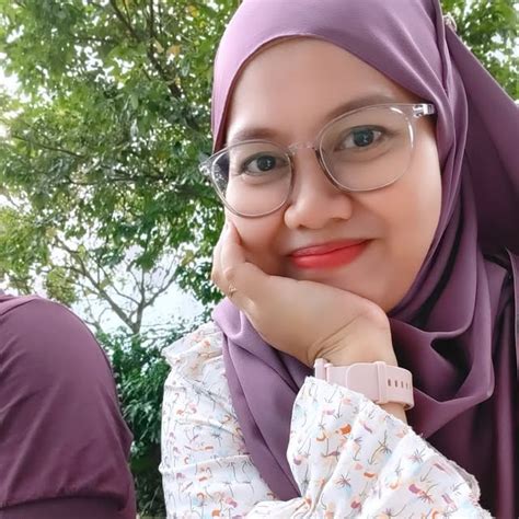 Farahien In8 Fara Threads Say More