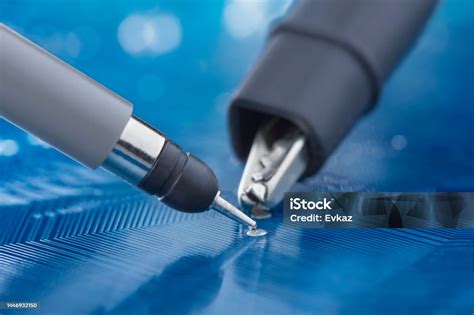 Measuring Electronic Signal Using Oscilloscope On The Pcb Electronics Repair And Digital