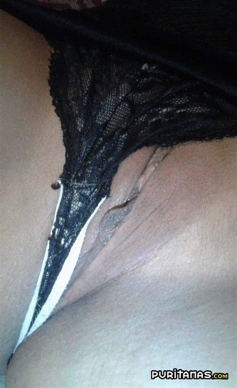 Panocha en lencería negra puritanas