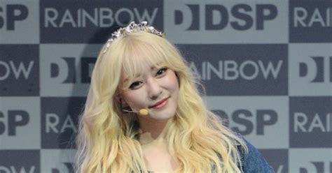 [포토] 레인보우 고우리 배꼽 드러낸 섹시의상