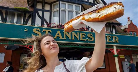 We Tried Lancs Famous Giant éclair That You Can Only Buy From One Place United States