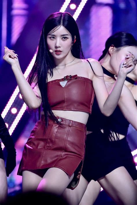 권은비 가죽을 뚫고 나온 꼭지 촬스의 이슈와 유머