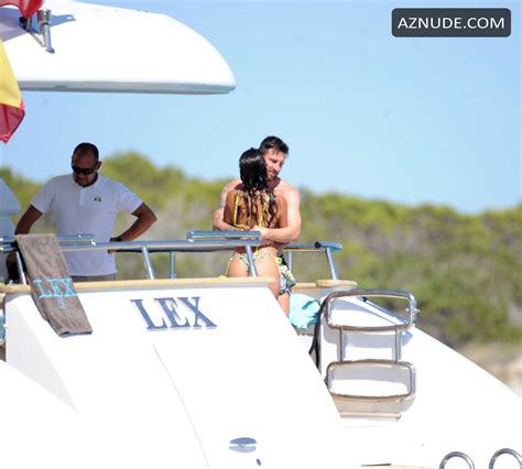 Antonela Roccuzzo And Lionel Messi On Board A Mega Yacht In Ibiza Aznude