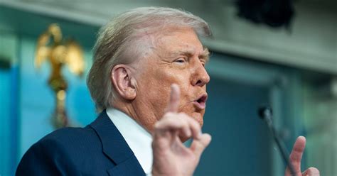 트럼프 美정부 인텔 지분 10 완전소유·통제” 인텔 ‘최대주주로