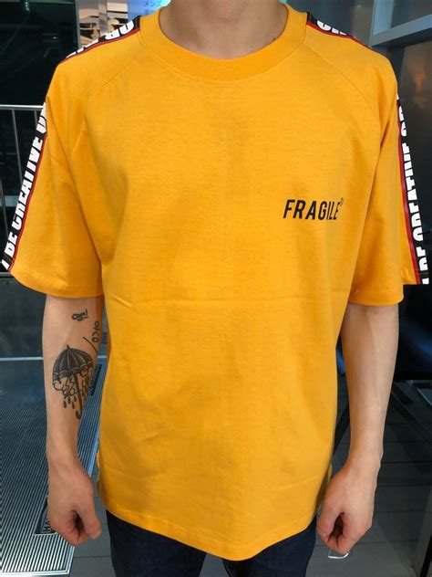 180도 180도 프래절 반팔 티 Size Free 색상 검정 흰색 노랑 파랑 초록