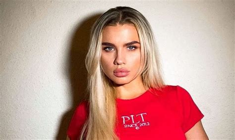 Onlyfans Model Turned Kingpyn Boxer “flashed B Bs” At Crowd After