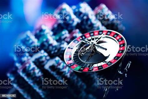 카지노의 개념입니다 포커 칩 룰렛 주사위 카드 다채로운 Bokeh 배경입니다 텍스트에 대 한 장소입니다 가능성에 대한 스톡 사진 및 기타 이미지 Istock