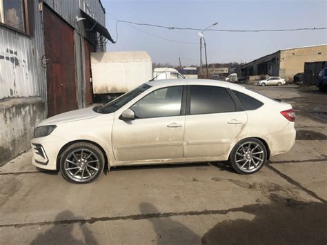 Лето — Lada Гранта Лифтбек (2G), 1,6 л, 2018 года | колёсные диски | DRIVE2