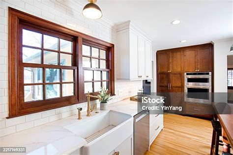 주택 개선은 주거용 가정에서 현대적인 클래식 주방 디자인을 리모델링했습니다 리노베이션에 대한 스톡 사진 및 기타 이미지 리노베이션 부엌 집 확장 Istock