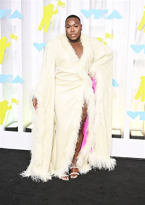 Vma Outfits 2022