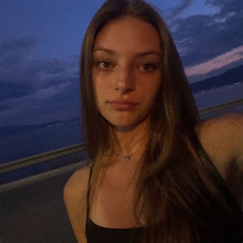 Nicolle Nicollen18 • Threads Say More