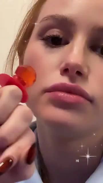 Madelaine Petsch Has Amazing DSL Scrolller