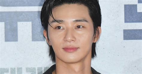 박서준 머리띠 미착용 논란 강제 포옹 봉변 ‘콘유 무대인사 두고 시끌 [종합]