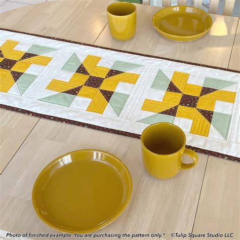 Modern Kitchen Quilted Table Runner Pattern 593 Tulip Square