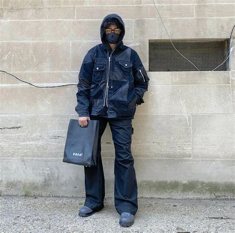 Black Patchwork Scrolller