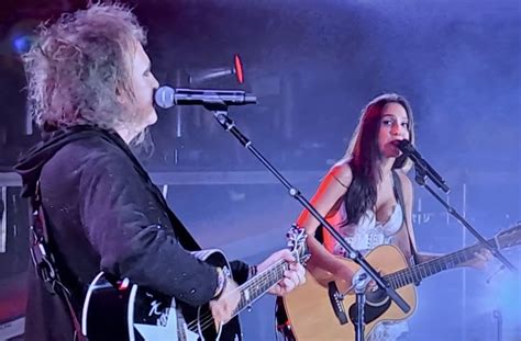 Robert Smith Revela Gravação Em Estúdio Com Olivia Rodrigo