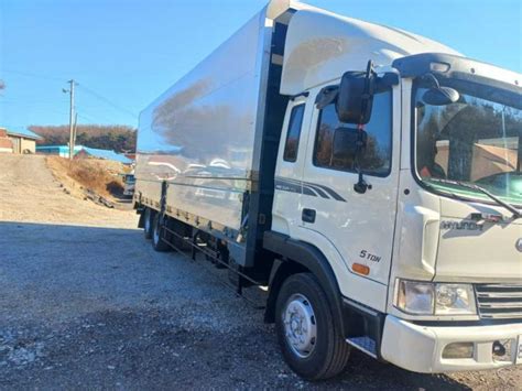 메가트럭 45톤 쓰리축 윙바디 7 M 95 전문가들