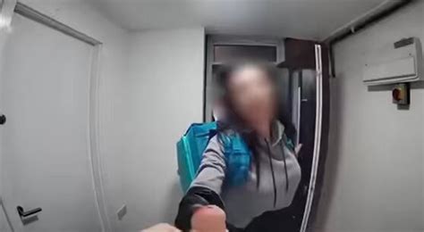 Woman Catches Babefriend Cheating While Doing DoorDash