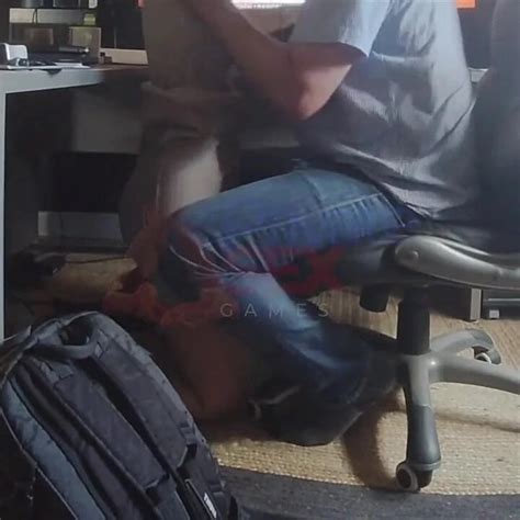 Видео с тегом Секретарши Xhamster