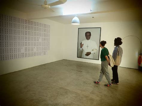 Biennale Africaine De La Photographie Samuel Fosso Un Pape Noir à Bamako