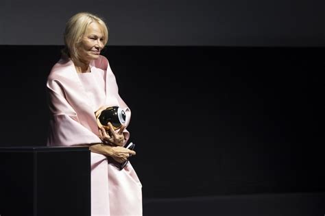 Pamela Anderson I Was Depressed For Several Decades Bgnes