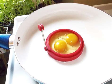 How Do You Use A Silicone Egg Ring And Do They Actually Work