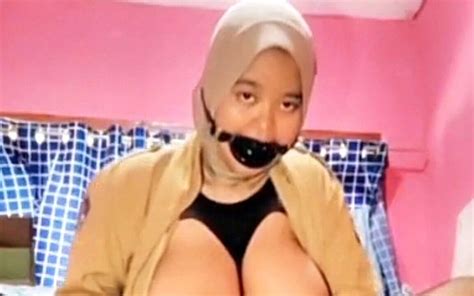 Persiapan Berangkat Sekolah XHamster