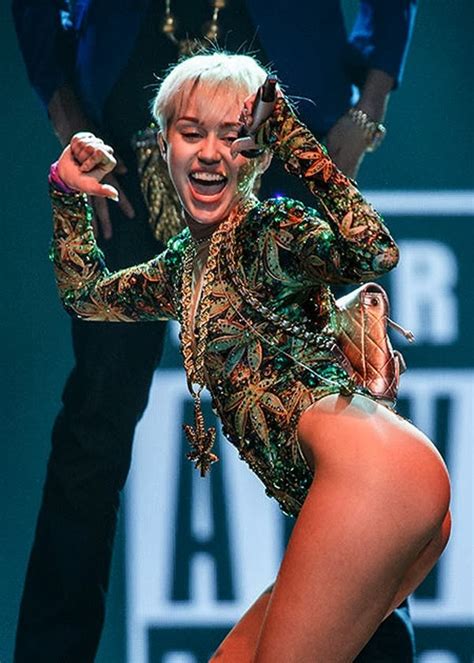 Miley Cyrus Lingerie Photos Collection Clothing Performs Disturbing