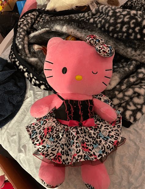 Hello Kitty Winking