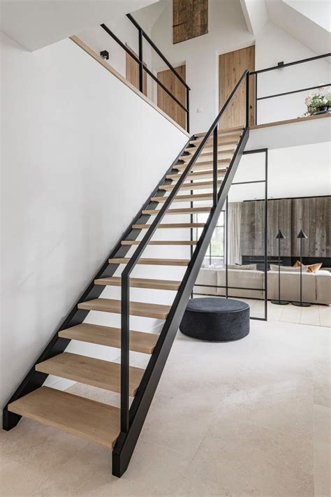 Stalen Trap Molenaarstrap Met Luxueuze Afwerking Trappen Moderne Trap Metalen Trap