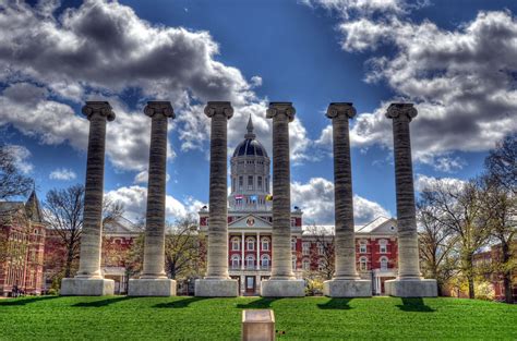Mizzou Columns Wallpaper