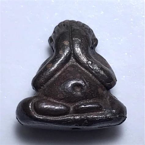 พระปิดตาปุ้มปุ้ยชินบัญชร หลวงปู่ทิม อิสริโก วัดละหารไร่ จ ระยอง Ennxo