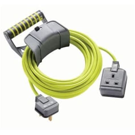 Masterplug 13a Pro Xt Single Trailing Socket High Visibility Cable 10m £20 At Wickes
