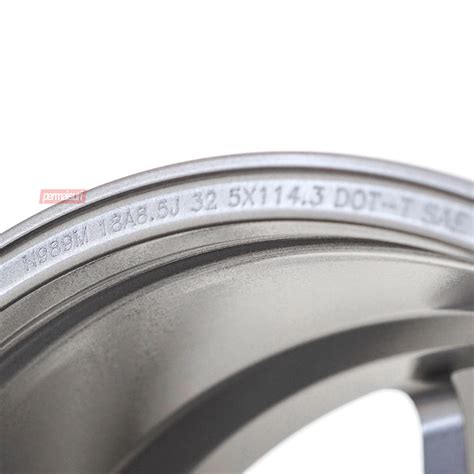 Permaisuri KÖnig Heliogram Titanium Metallic 18