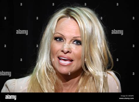 Us Actress Pamela Anderson Makes A Statement In Solidarity With
