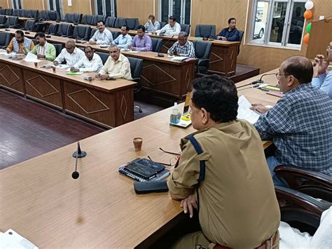 Appeal To The Officials To Follow The Code Of Conduct Said Avoid Personal Remarks मैनपुरी