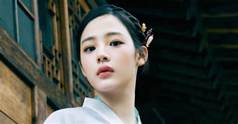 한복 입고 너무 예뻐 난리난 연예인한복 입고 태어난듯한복 자태 모음 어썸클