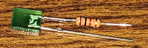 試驗電路板小貼士：使用簡單的 Led 來取代邏輯探針 產品技術提示 Digikey Techforum An Electronic Component And