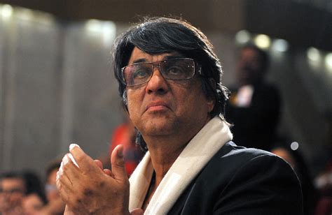 Sonakshi Sinha Hits Back At Mukesh Khanna For Distasteful Comments On Her Father Shatrughan