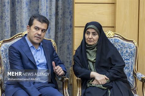 استقبال دختر حاج قاسم سلیمانی از محمدباقر قالیباف عکس