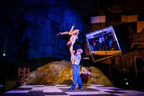 Critique Le Cirque De La Pointe Sèche Dans Tous Ses éclats Journal