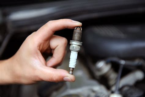 Signs the Spark Plugs Needs Replacing by a Professional Auto Technician