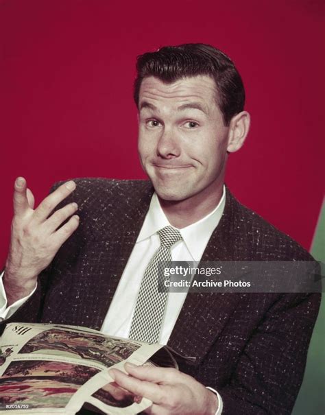 American Comedian And Television Presenter Johnny Carson Circa 1960 In 2024 Johnny Carson